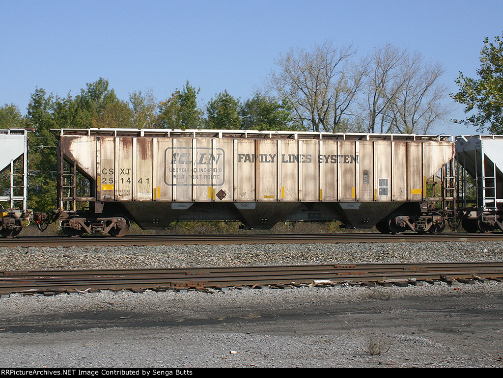 ex Family Lines System 3 Bay Covered Hopper